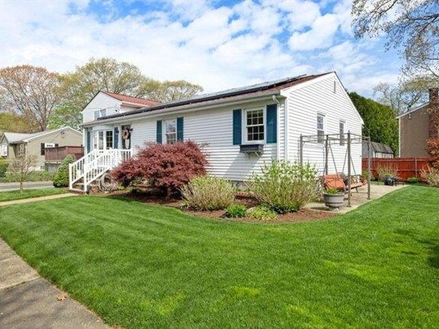 house with 5 bedroom, Fall River MA DLS102960803