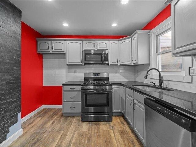 house with 5 bedroom, Fall River MA ES104330738