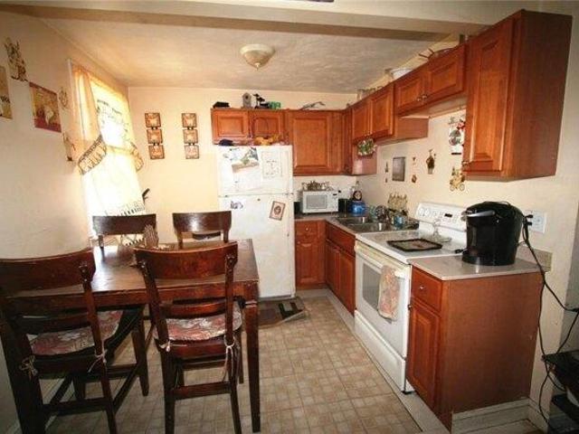 house with 5 bedroom, Fall River MA ES104375067