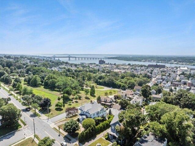 house with 5 bedroom, Fall River MA ES103439028