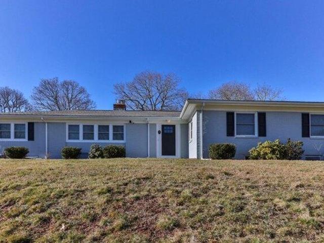 house with 5 bedroom, Falmouth MA DLS102775305