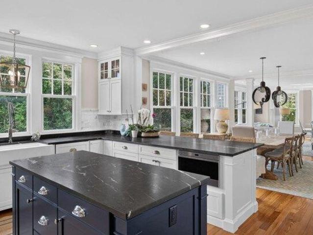 house with 5 bedroom, Falmouth MA ES105126323