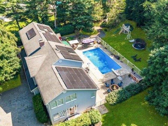 house with 5 bedroom, Farmingdale NJ ES105202358