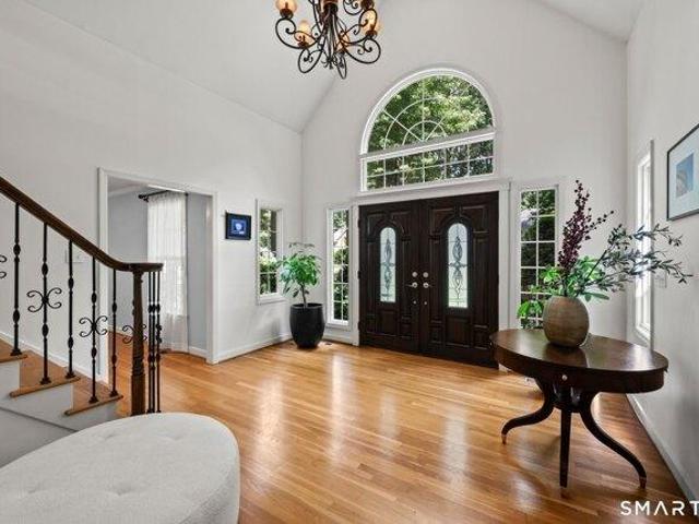 house with 5 bedroom, Farmington CT ES104235024