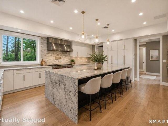 house with 5 bedroom, Farmington CT ES105158185