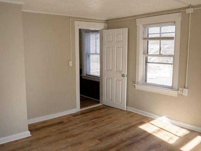house with 5 bedroom, Fitchburg MA ES102961820