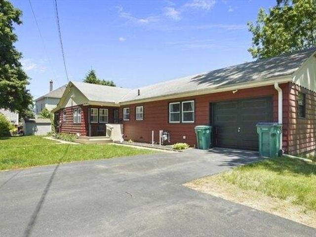 house with 5 bedroom, Fitchburg MA ES105082543