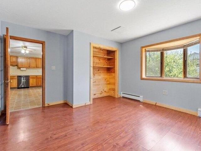 house with 5 bedroom, Fitchburg MA ES105105961