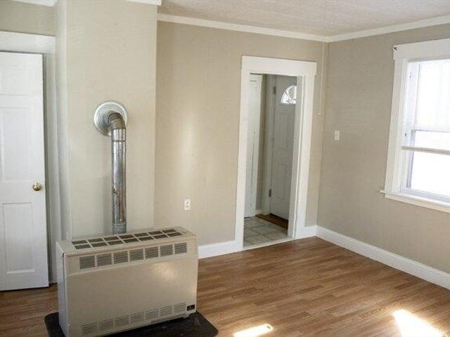 house with 5 bedroom, Fitchburg MA ES105126830