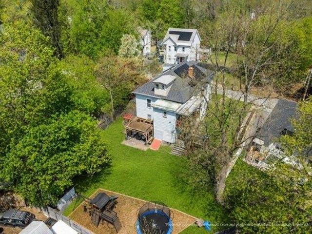 house with 5 bedroom, Fitchburg MA ES105143257