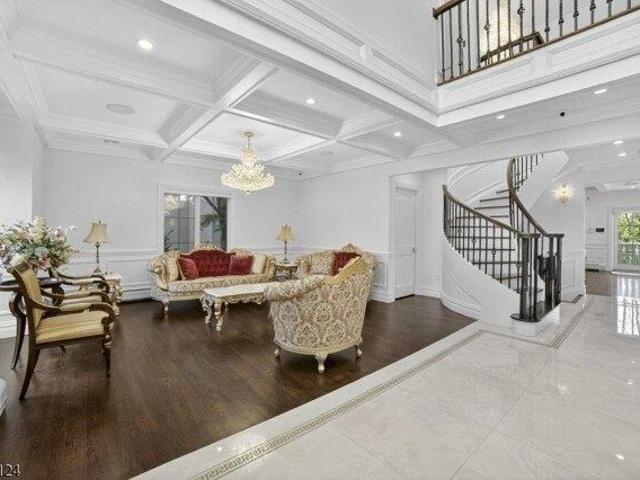 house with 5 bedroom, Fort Lee NJ ES105175987