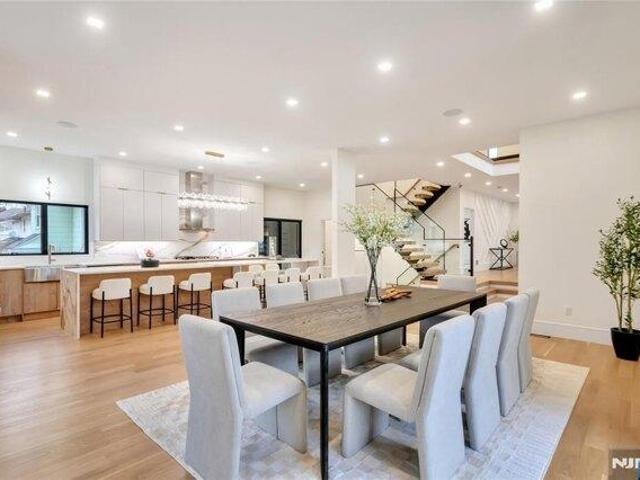 house with 5 bedroom, Fort Lee NJ ES105193322