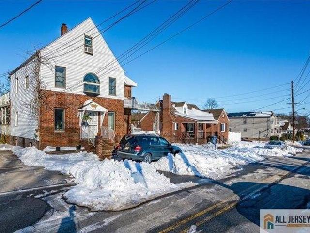 house with 5 bedroom, Fords NJ DLS101633054
