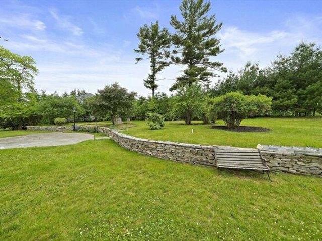 house with 5 bedroom, Foxboro MA ES103808415
