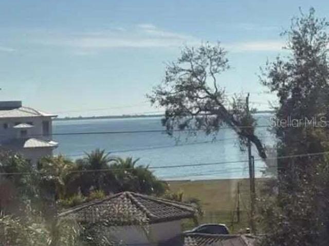house with 5 bedroom, FL FL DLS100902354