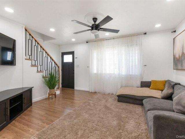 house with 5 bedroom, Floral Park NY ES103620567