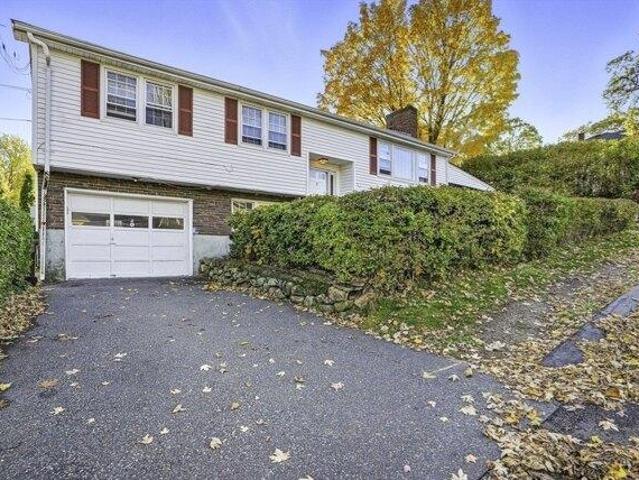 house with 5 bedroom, Framingham MA ES104809465