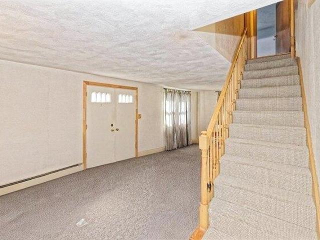 house with 5 bedroom, Framingham MA ES105143212
