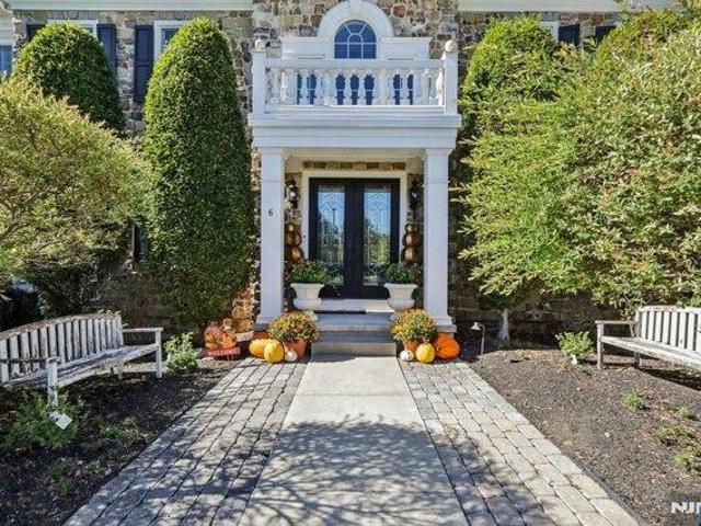 house with 5 bedroom, Franklin Lakes NJ DLS101658517