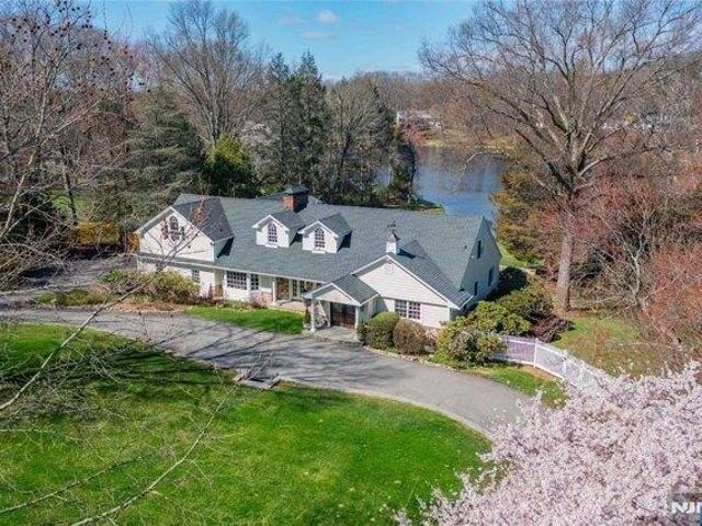 house with 5 bedroom, Franklin Lakes NJ DLS101747364