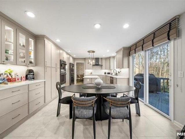house with 5 bedroom, Franklin Lakes NJ ES104440523