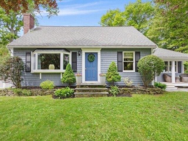 house with 5 bedroom, Franklin MA DS102725269