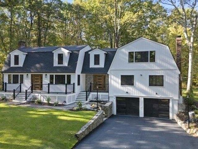 house with 5 bedroom, Franklin MA DS102727498