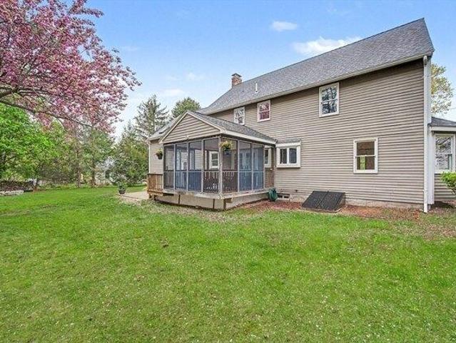 house with 5 bedroom, Franklin MA ES102960937