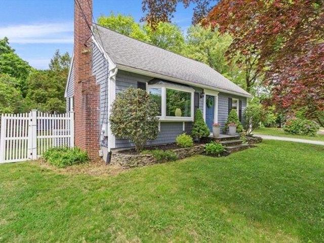 house with 5 bedroom, Franklin MA ES102961343