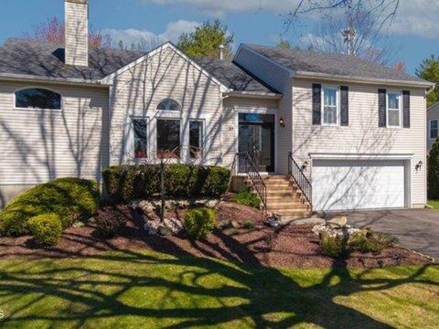 house with 5 bedroom, Freehold NJ DS101856499