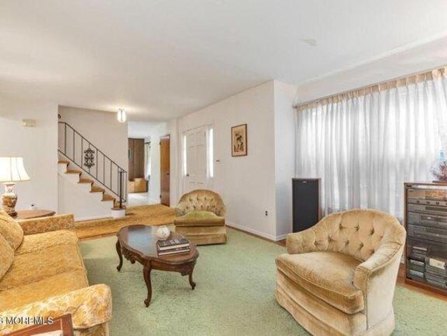 house with 5 bedroom, Freehold NJ ES104808913