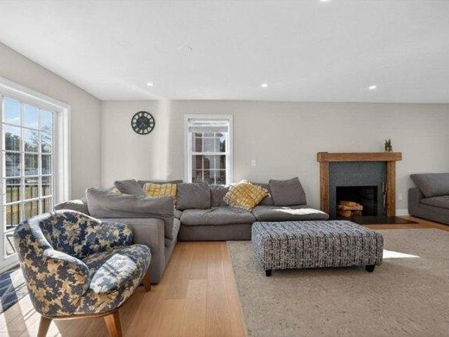 house with 5 bedroom, Gardner MA ES104044895