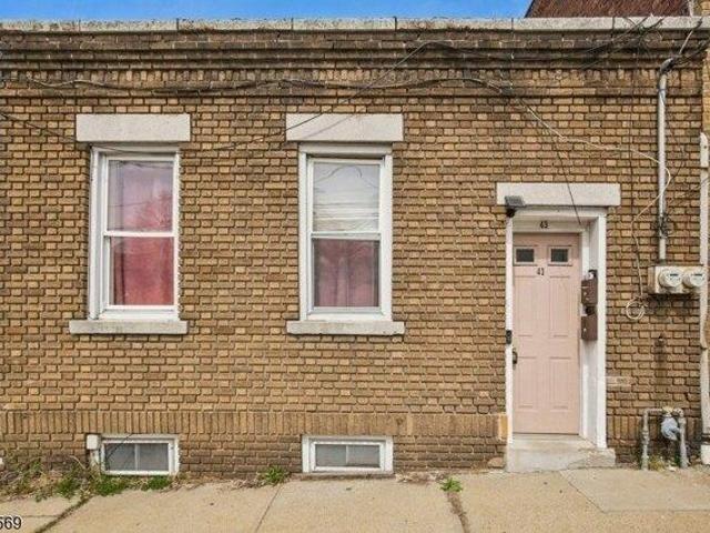 house with 5 bedroom, Garfield NJ DLS102317895