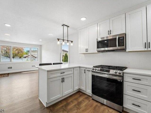 house with 5 bedroom, Garfield NJ ES104901337