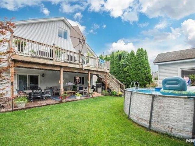 house with 5 bedroom, Garfield NJ ES105125764