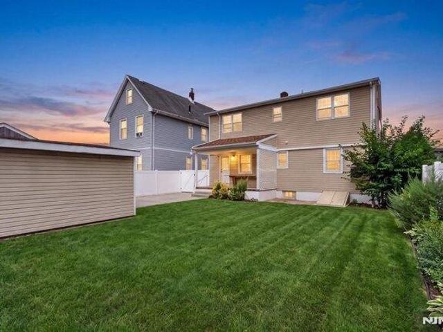 house with 5 bedroom, Garfield NJ ES105208031