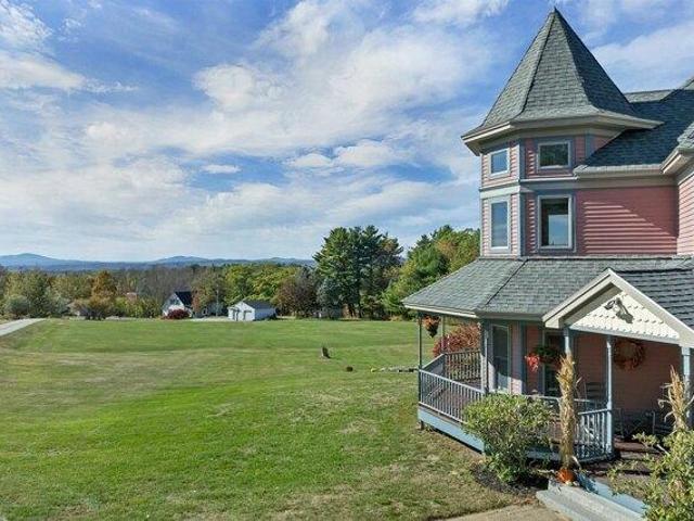 house with 5 bedroom, Gilford NH ES104898334