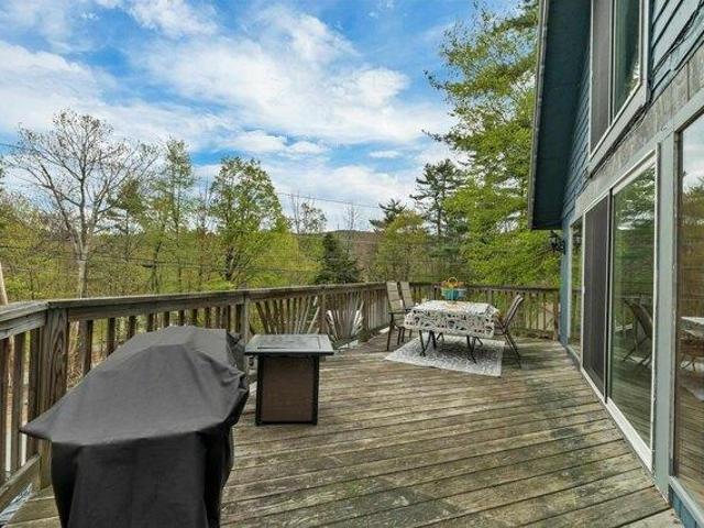 house with 5 bedroom, Gilford NH ES104920740