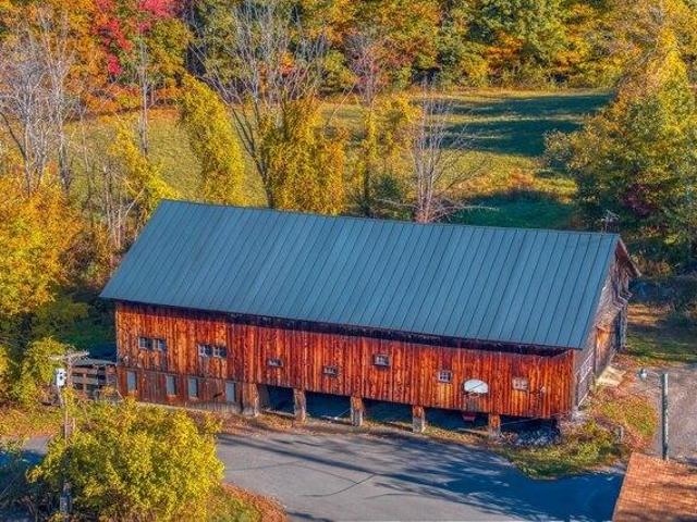 house with 5 bedroom, Goffstown NH ES104920777
