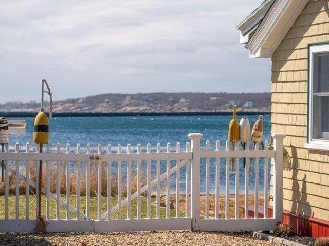 house with 5 bedroom, Gloucester MA DS104045344