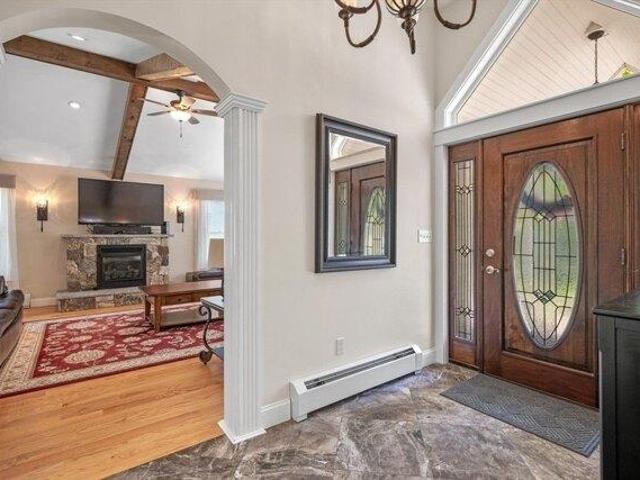 house with 5 bedroom, Gloucester MA ES104569733