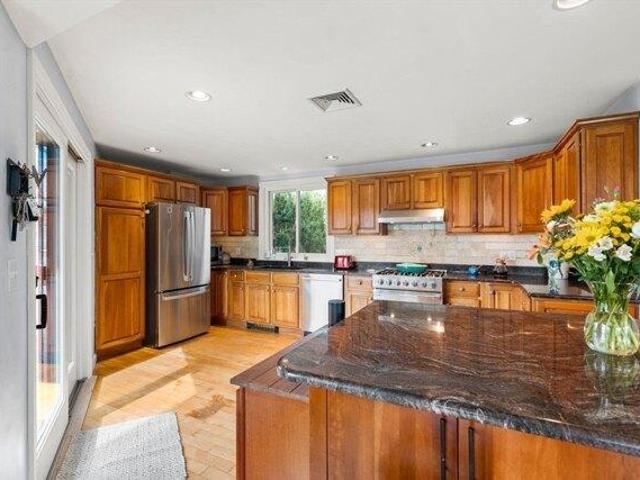 house with 5 bedroom, Gloucester MA ES105082932
