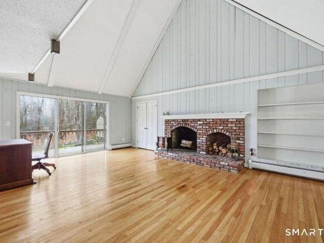 house with 5 bedroom, Glastonbury CT DLS101998699