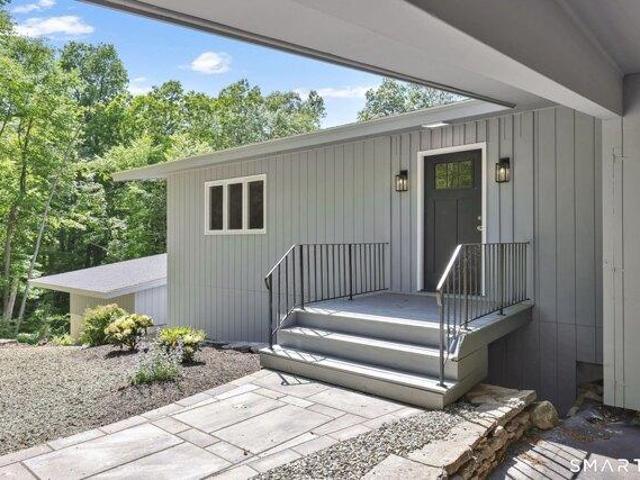 house with 5 bedroom, Glastonbury CT ES103126826