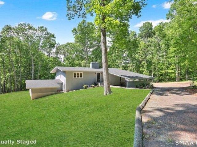 house with 5 bedroom, Glastonbury CT ES104406690