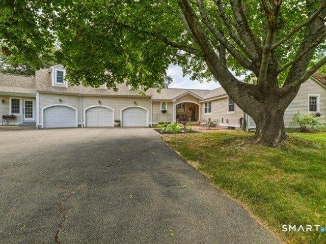 house with 5 bedroom, Glastonbury CT ES104834000