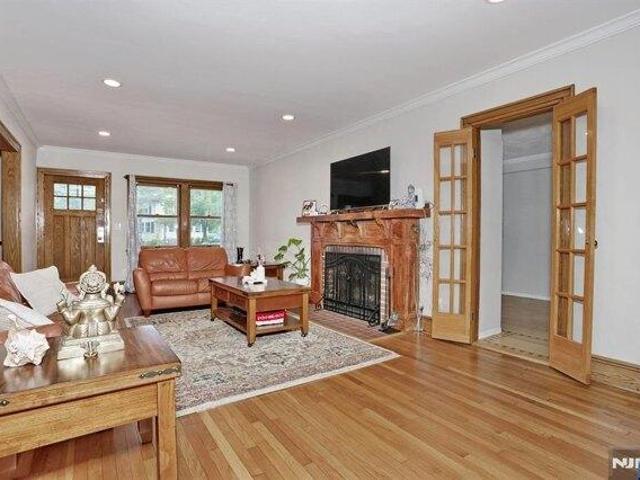 house with 5 bedroom, Glen Rock NJ ES105159970