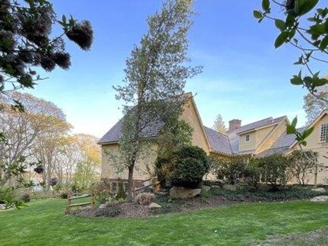 house with 5 bedroom, Groton CT DLS102726828