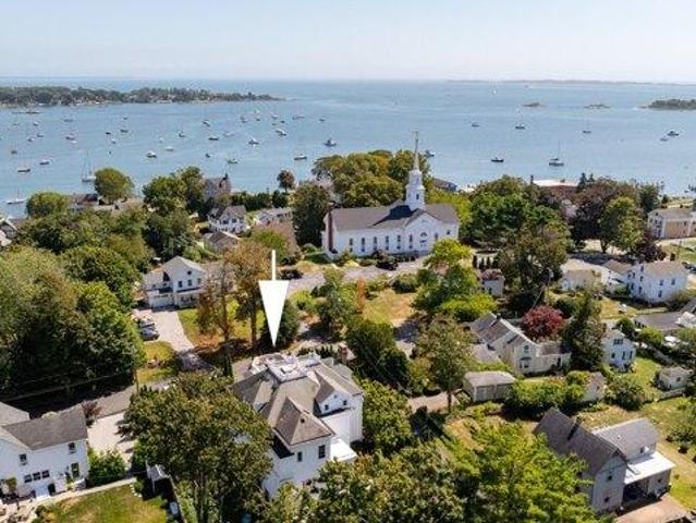 house with 5 bedroom, Groton CT ES104920893