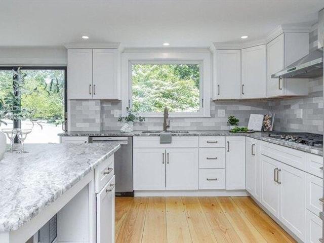 house with 5 bedroom, Groton MA ES104809837